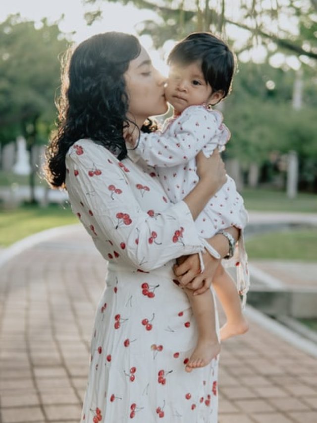MATCHY-MATCHY HOW TO MASTER TWINNING WITH YOUR KIDS STORY - Shop With ...